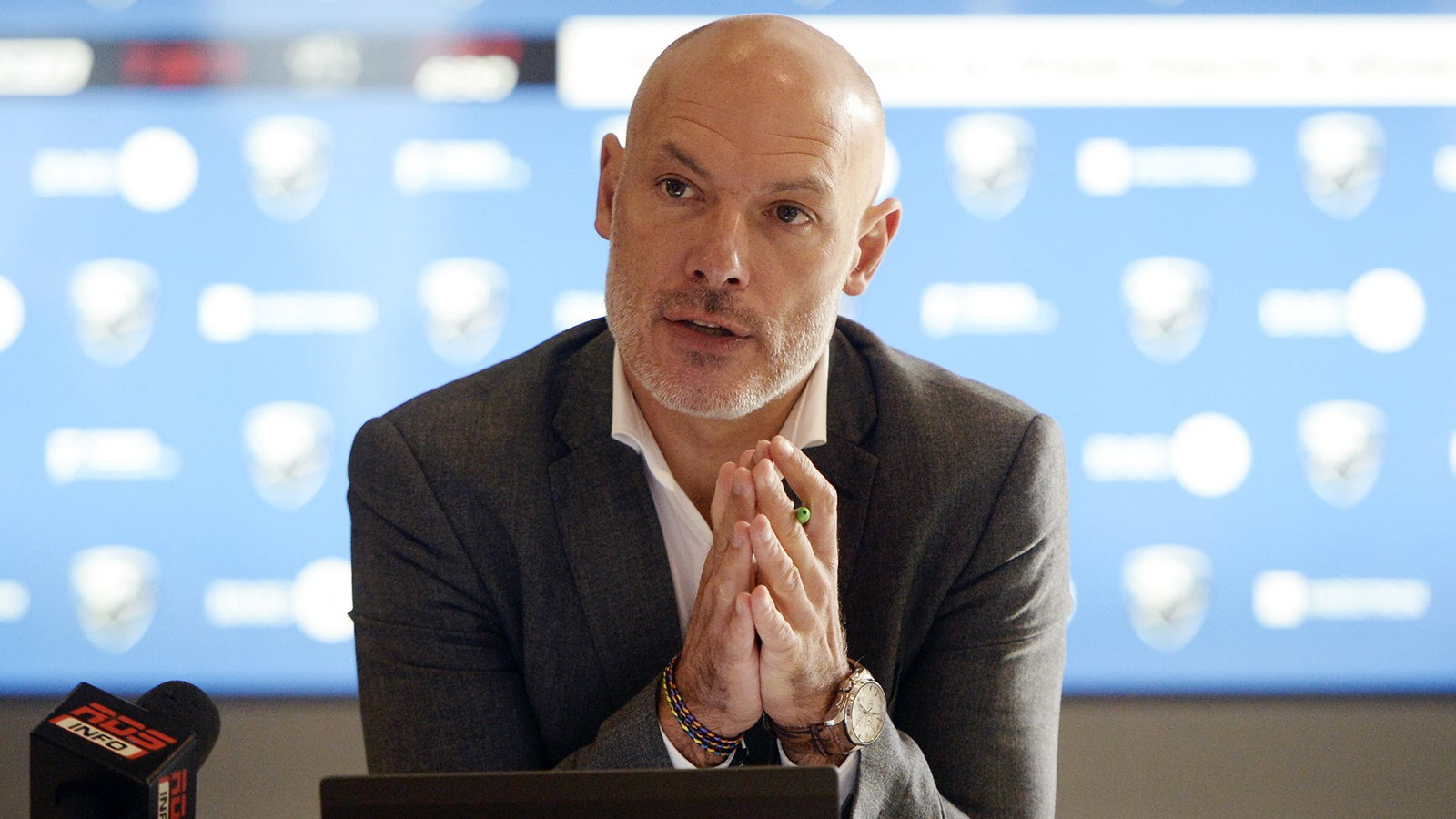 "Misread by VAR" | Webb: Manchester United penalty decision incorrect ...