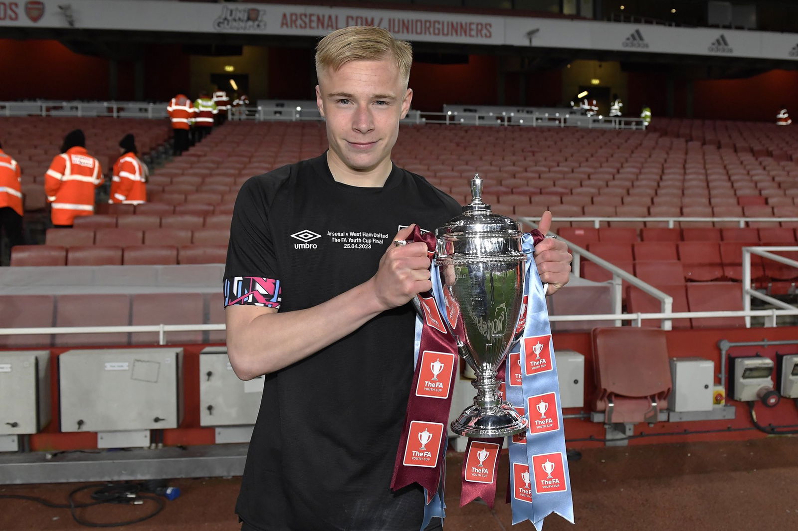 “Secured” | ExWHUEmployee | West Ham strike deal for Academy defender ...